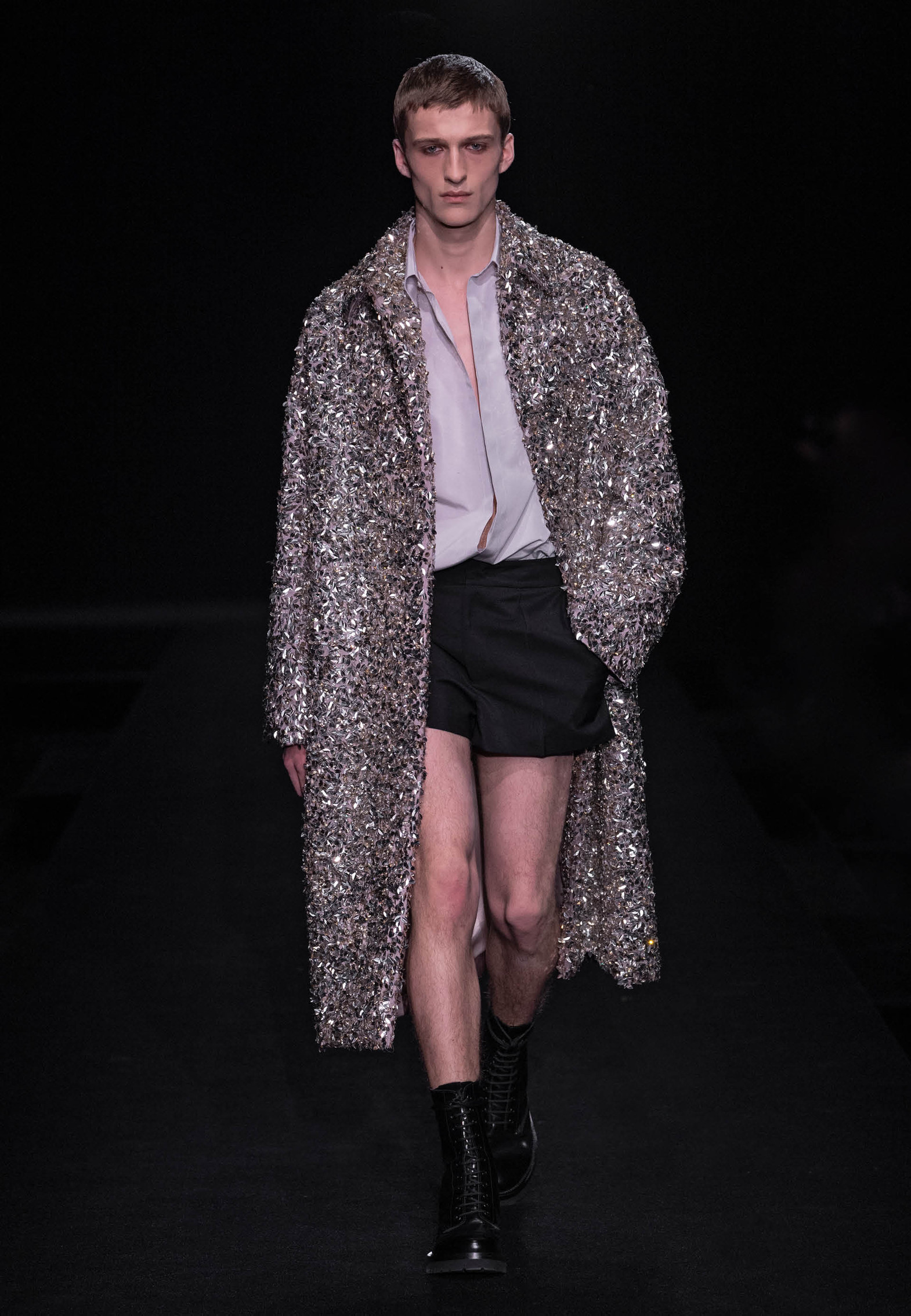 Valentino Le Club Couture Spring/ Summer 2023 Collection fashion show ...
