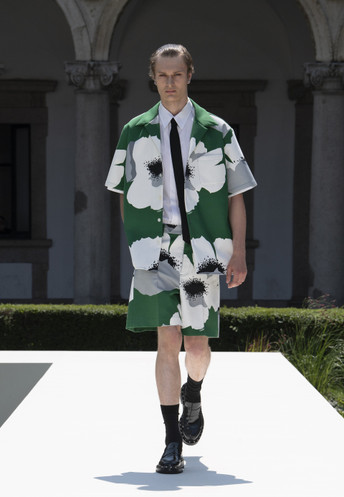 Valentino The Narratives Spring/Summer 2024 Collection fashion show ...