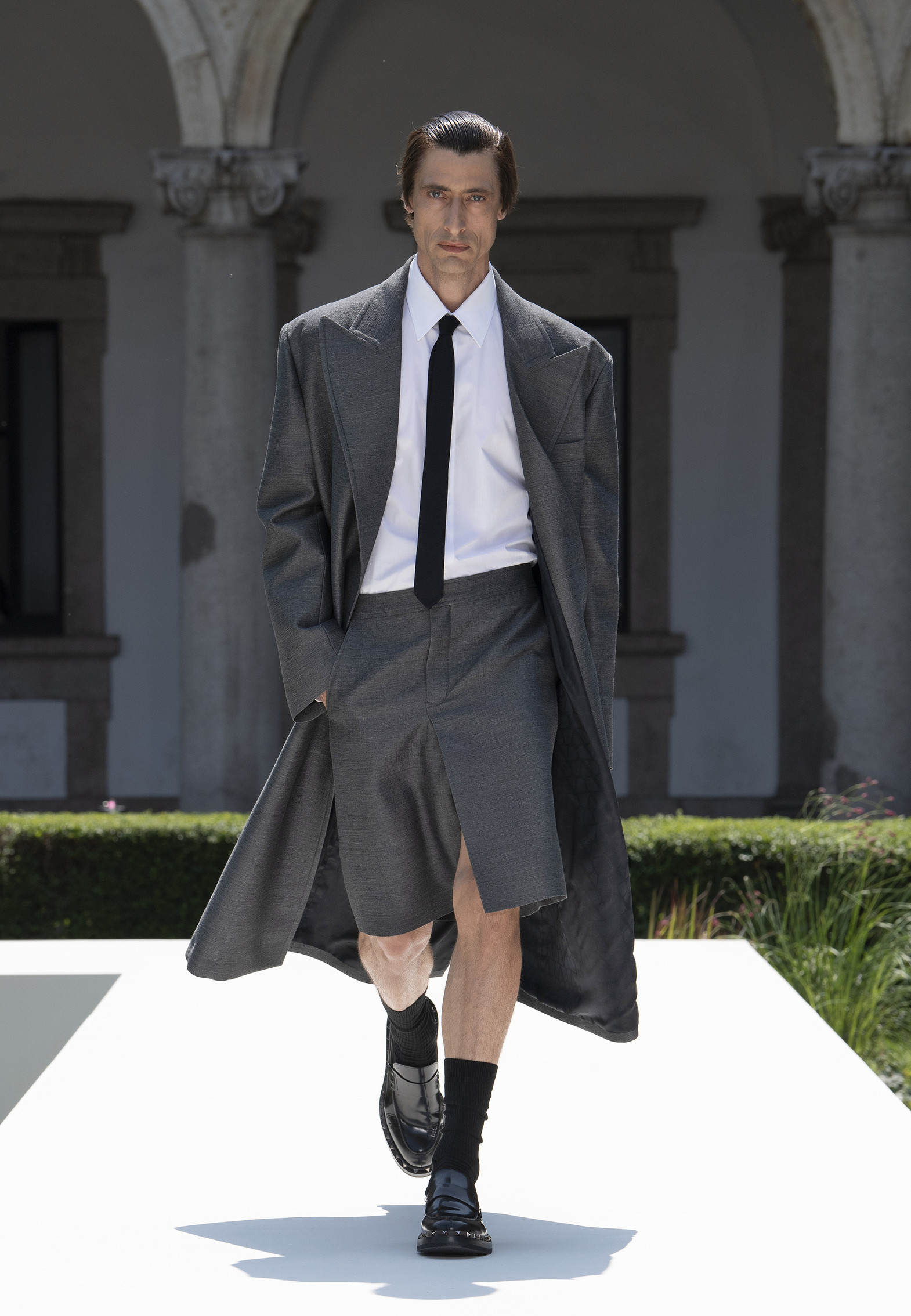 Valentino The Narratives Spring/Summer 2024 Collection fashion show ...