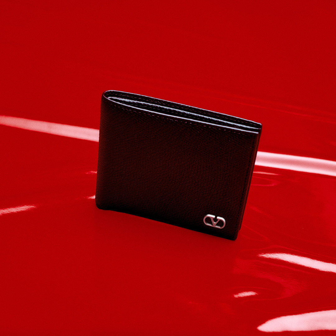 Valentino Garavani Men's Wallets & Cardholders | Valentino