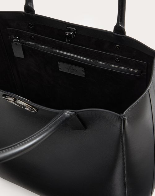 Medium Vlogo Locker Leather Shopping Bag for Man in Black | Valentino PH