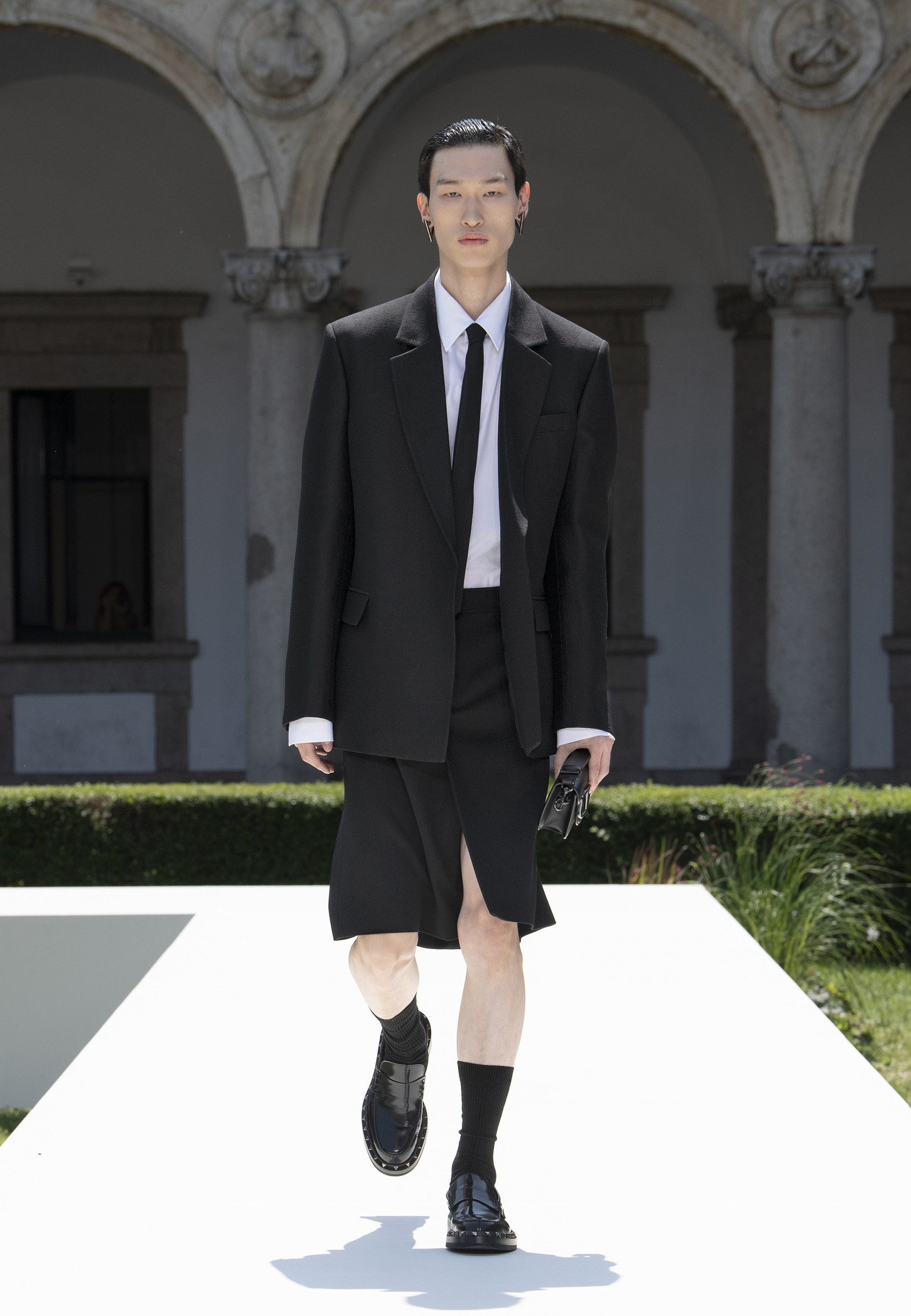 Valentino The Narratives Spring/Summer 2024 Collection fashion show ...