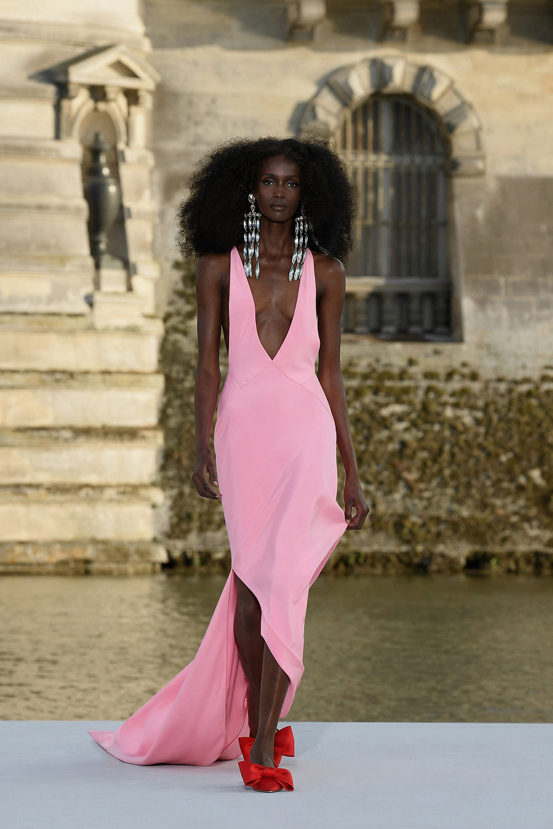 Haute Couture Fall/Winter 2023-24 Valentino Un Château | Valentino
