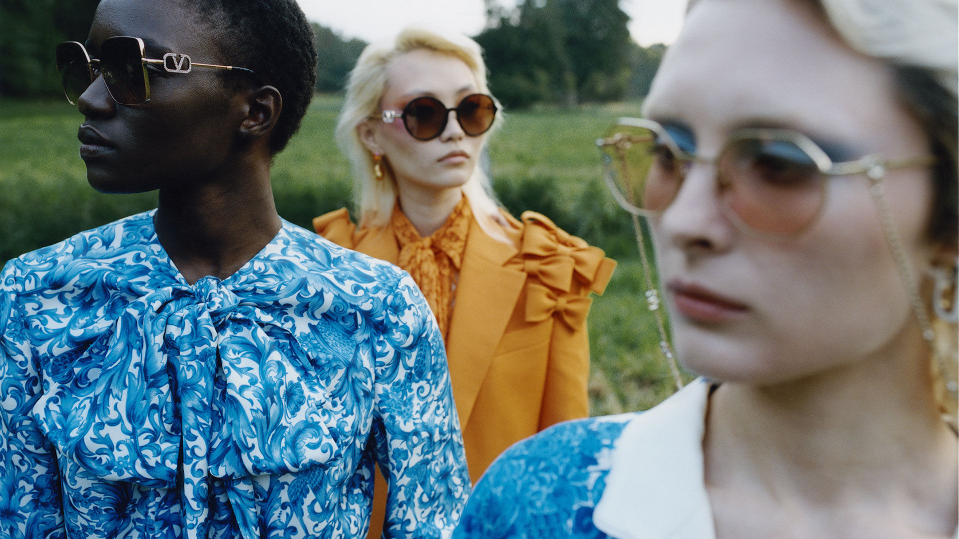 Eyewear by Valentino: discover Crystal Studs and VLOGO SIGNATURE ...