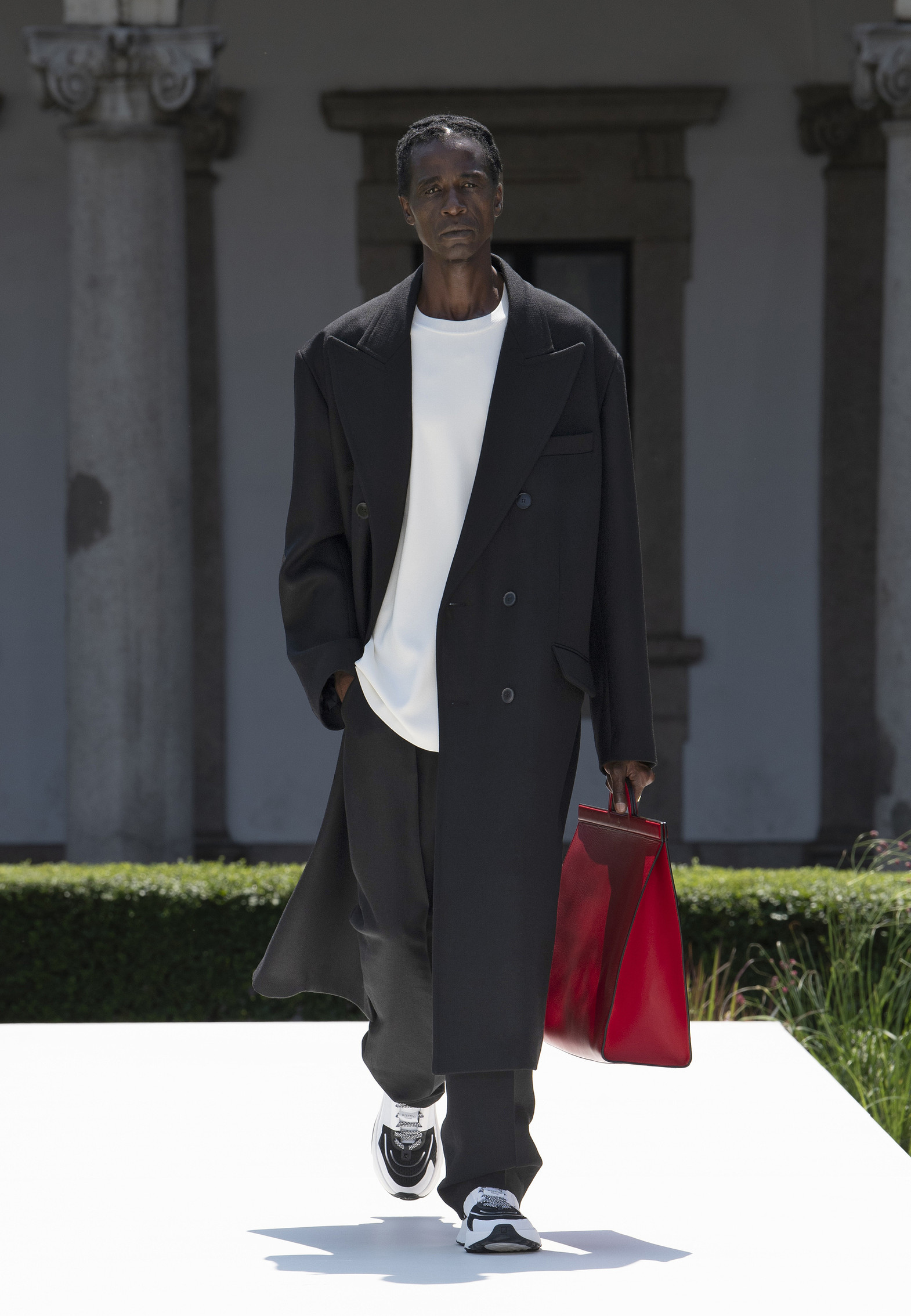 Valentino The Narratives Spring/Summer 2024 Collection fashion show ...