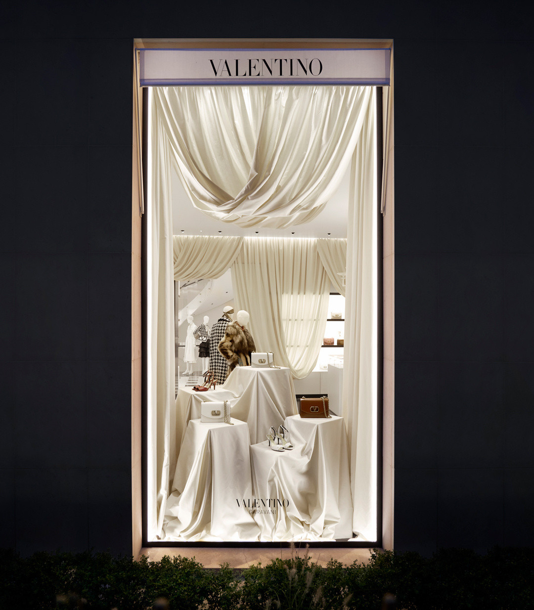 Valentino V-Universe: discover now | Valentino